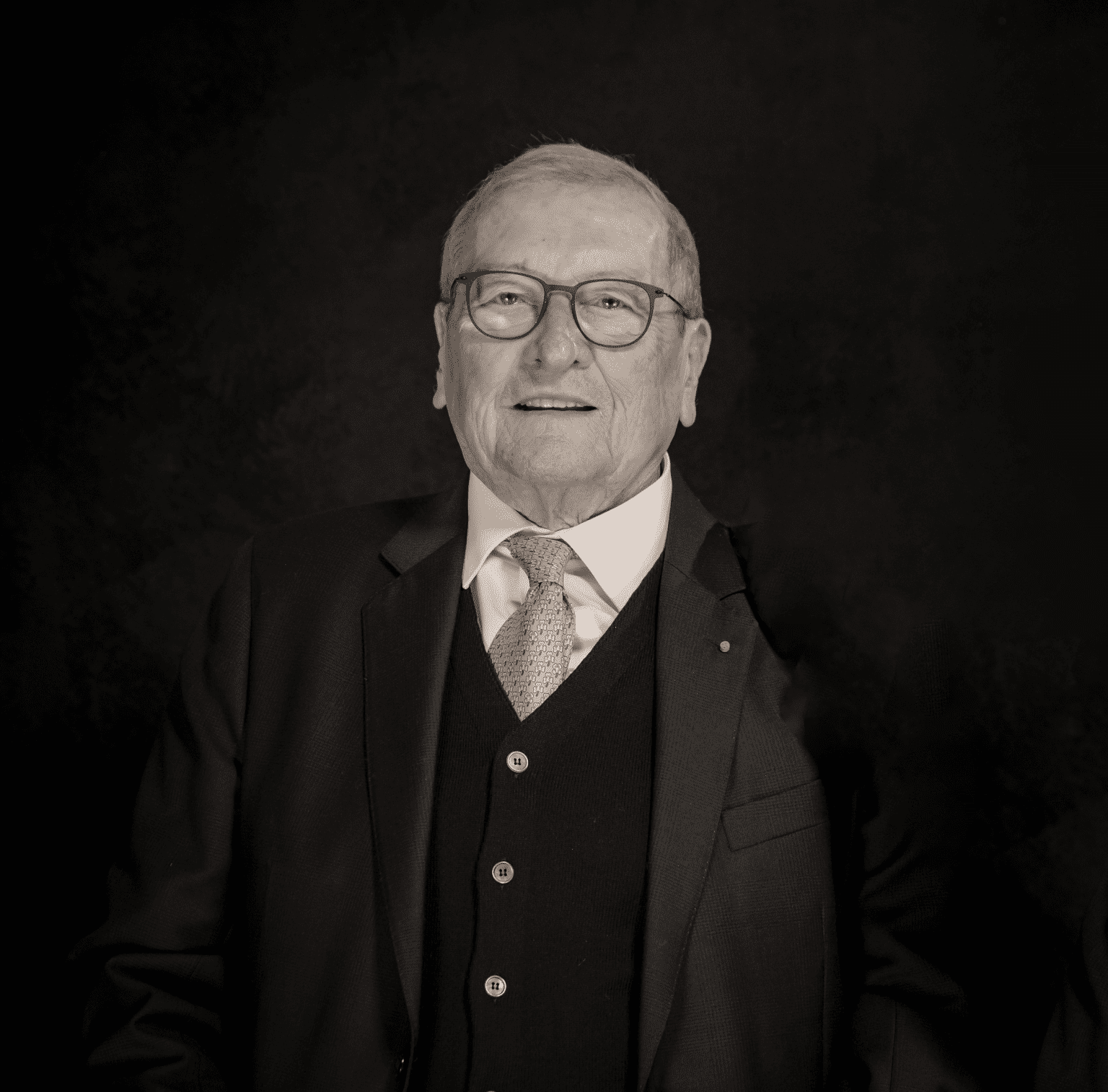 Découvrez l'histoire de Roger Martin en quelques dates clés — Roger Martin