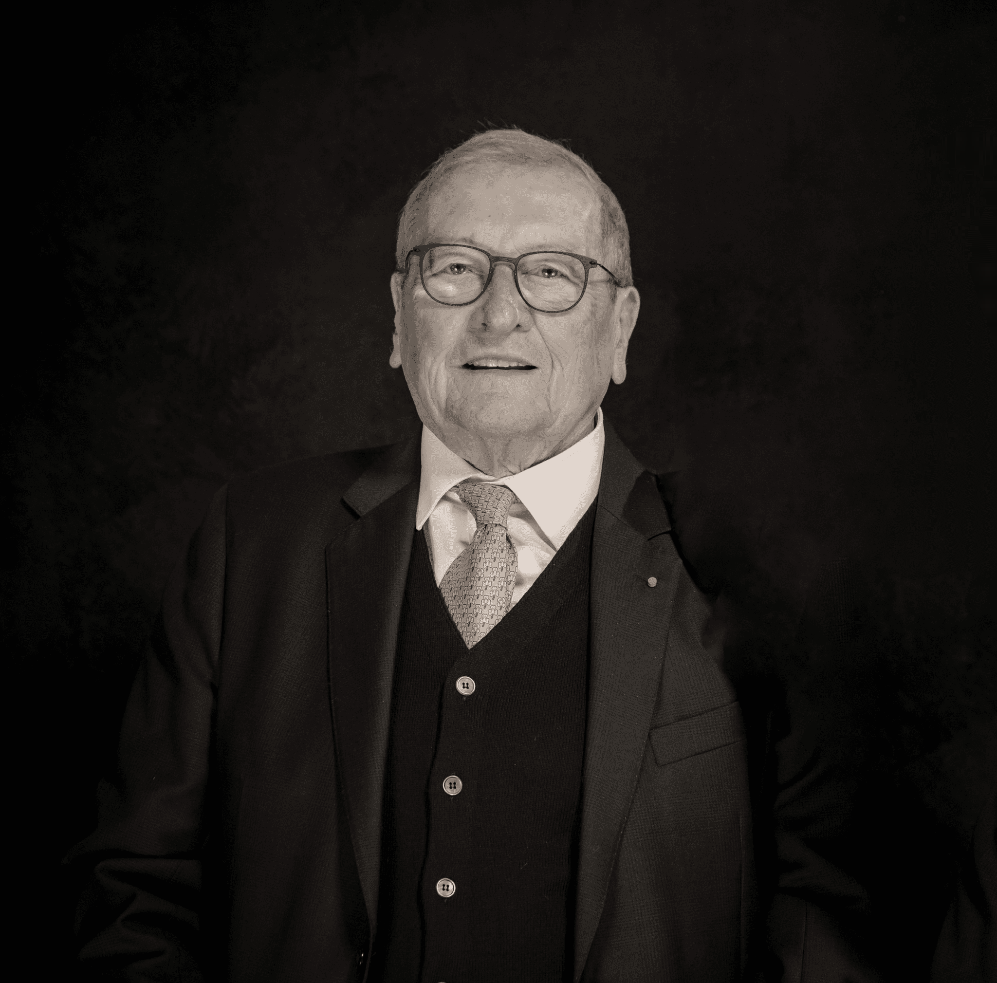 Découvrez l'histoire de Roger Martin en quelques dates clés — Roger Martin