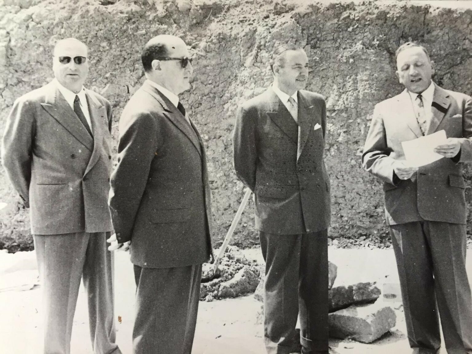 Découvrez l'histoire de Roger Martin en quelques dates clés — Roger Martin